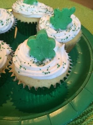 Shamrock Cupcakes for St. Patricks Day - Organized Island