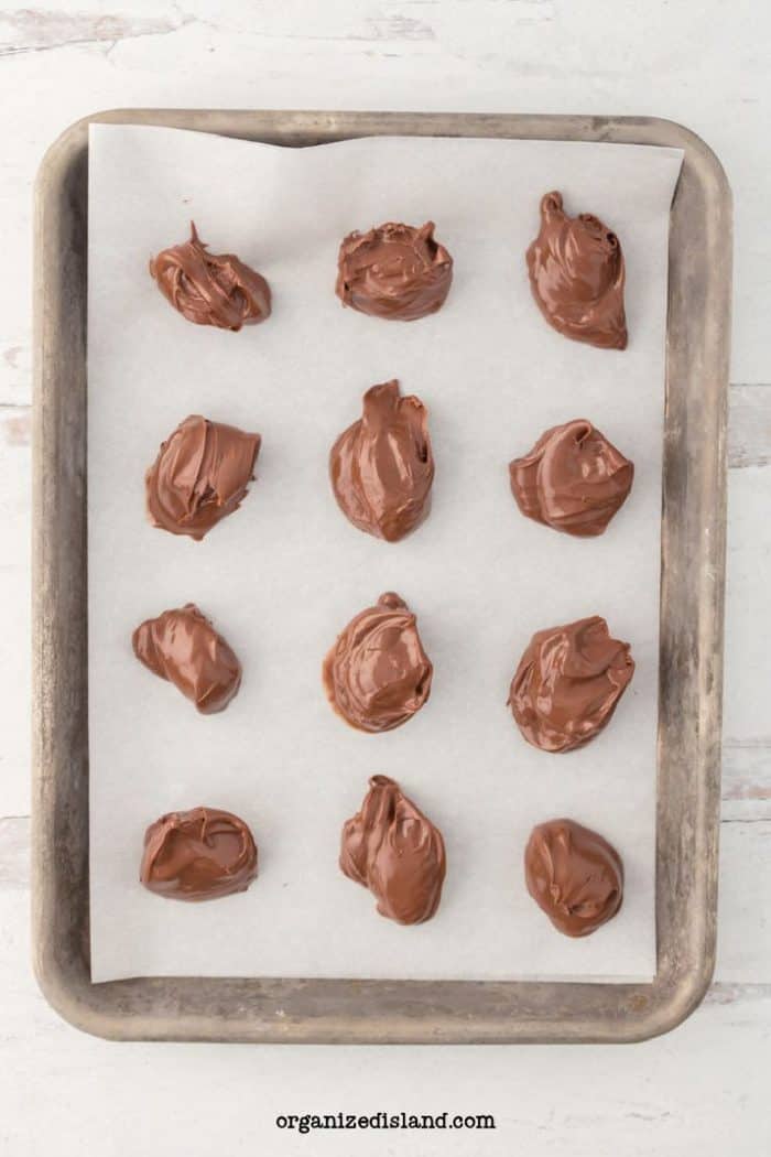 Nutella Stuffed Cookies - Organized Island