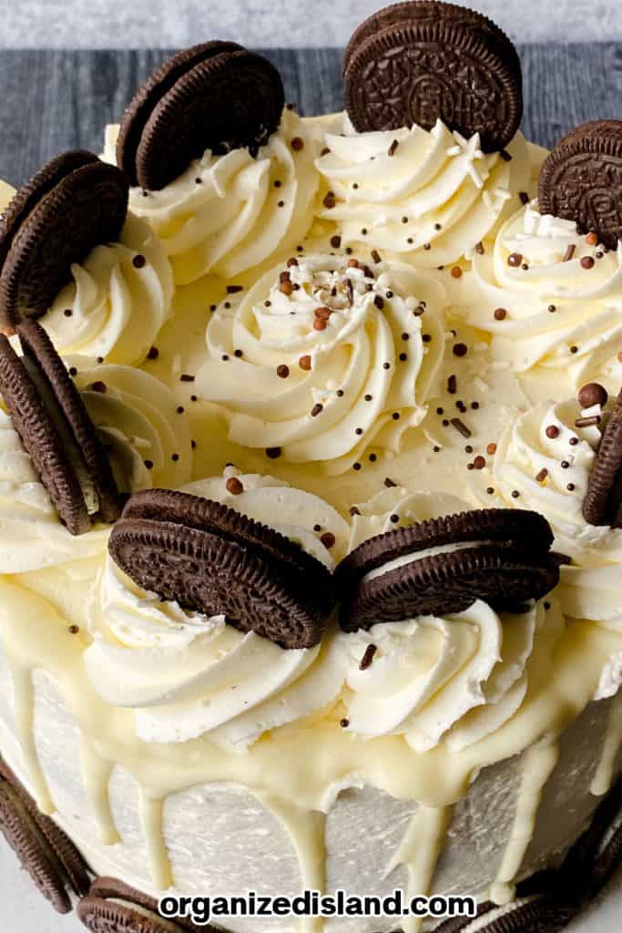 Oreo Drip Cake - Organized Island