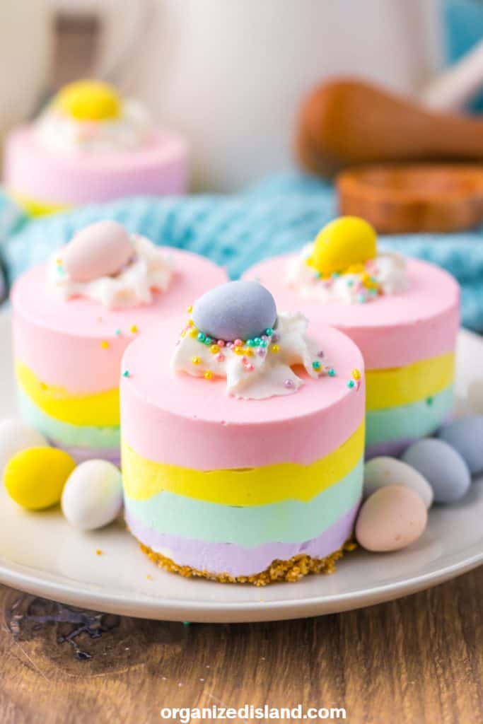 Easy No Bake Mini Easter Cheesecakes - Organized Island