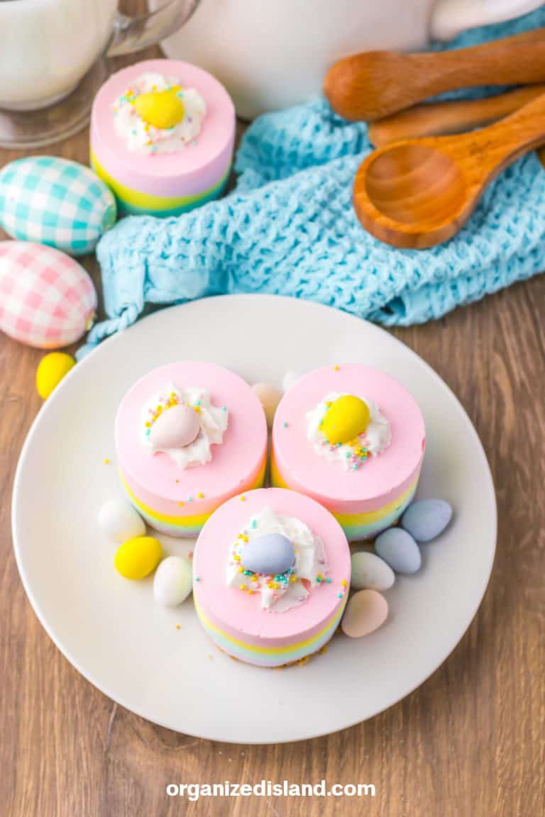 Easy No Bake Mini Easter Cheesecakes - Organized Island