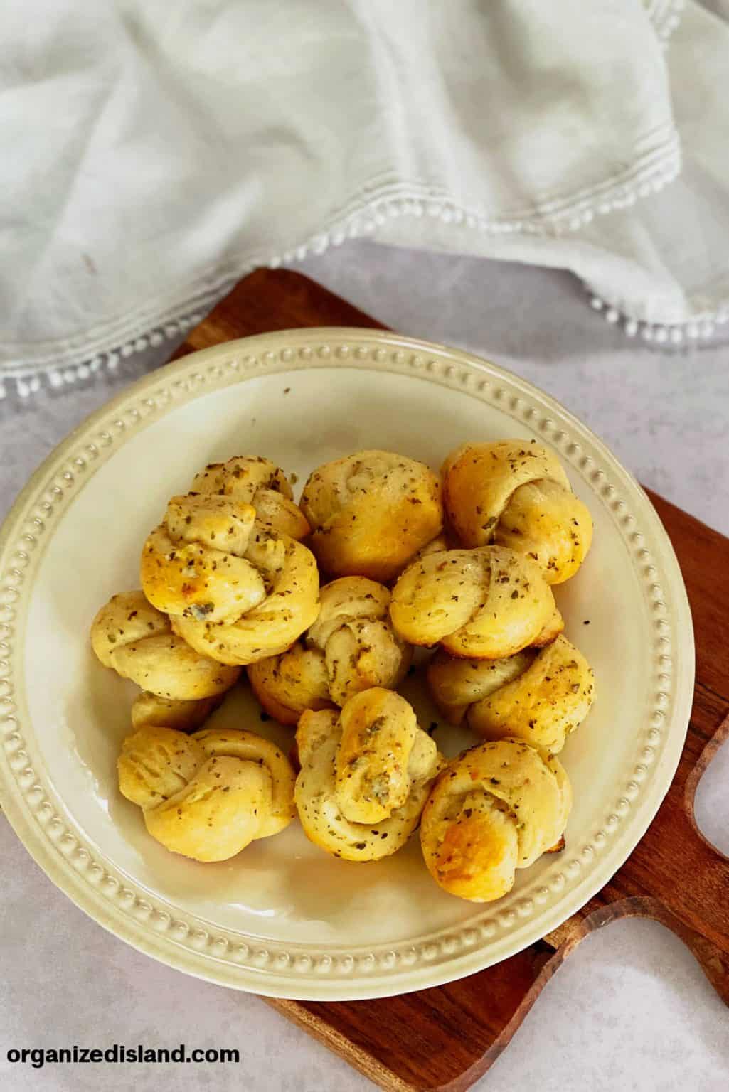 Easy Buttery Biscuit Garlic Knots Recipe - Organized Island