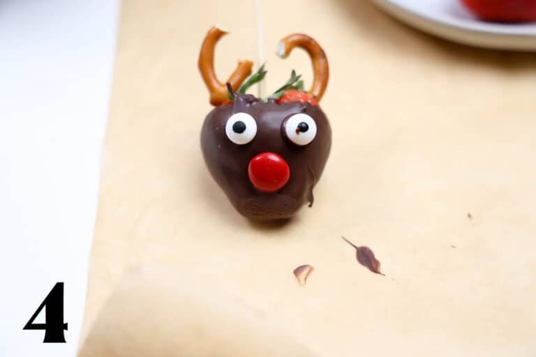 Easy Festive Reindeer Strawberries - Organized Island