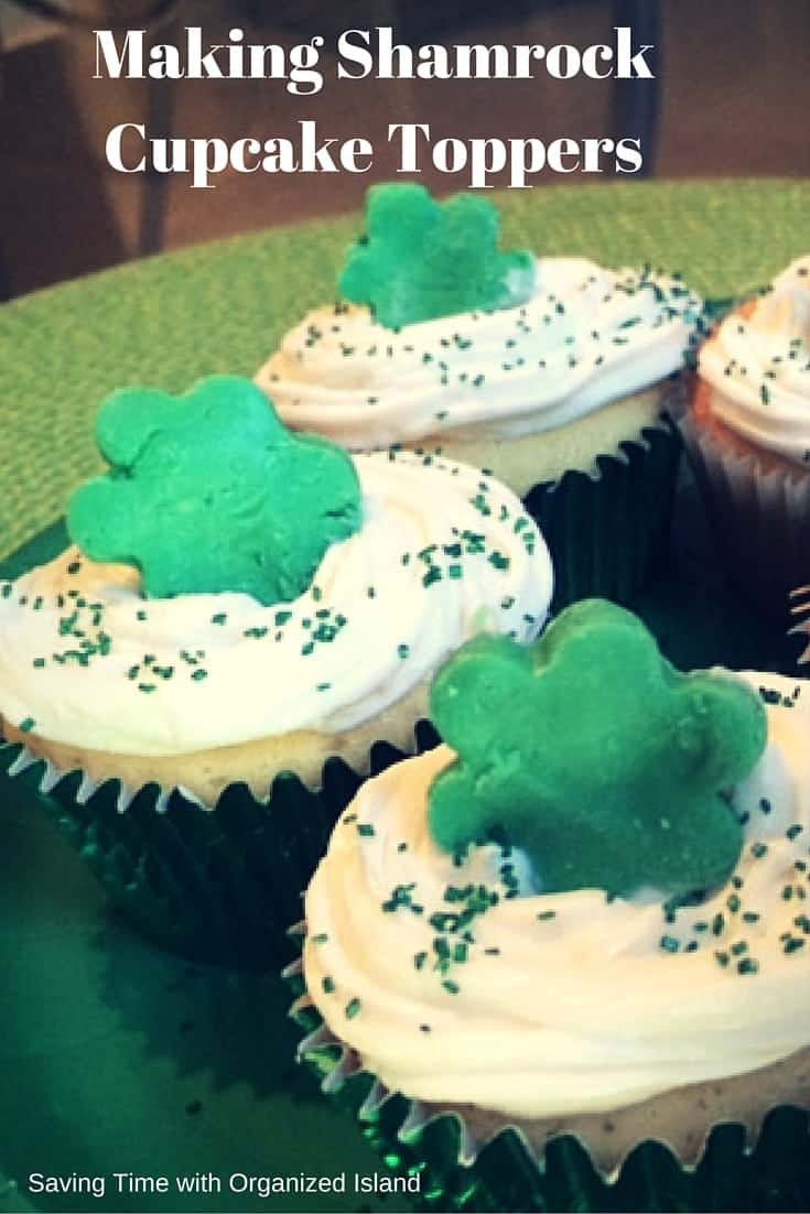 Shamrock Cupcakes for St. Patricks Day - Organized Island